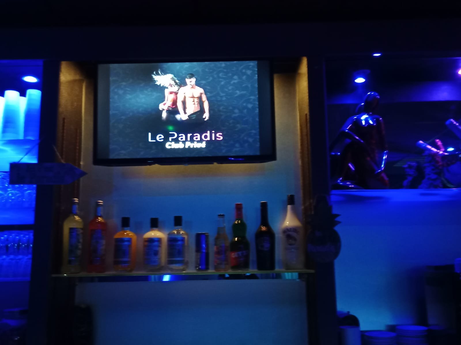 Le Paradis Club (37) - Le Club et ses 5 Espaces Plaisirs